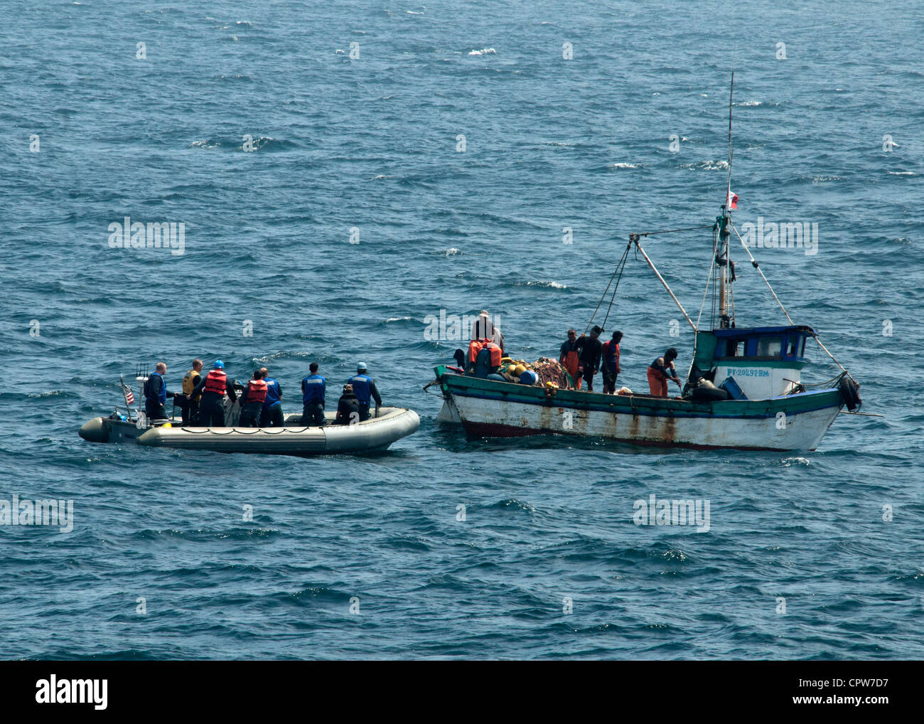 U.S. Sailors assigned to the guided missile frigate USS Underwood (FFG ...