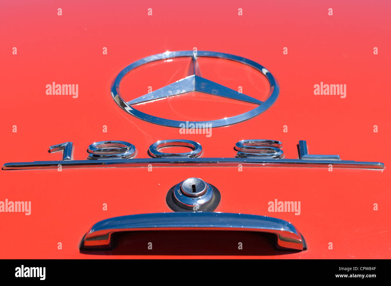 Old mercedes benz emblem hi-res stock photography and images - Alamy