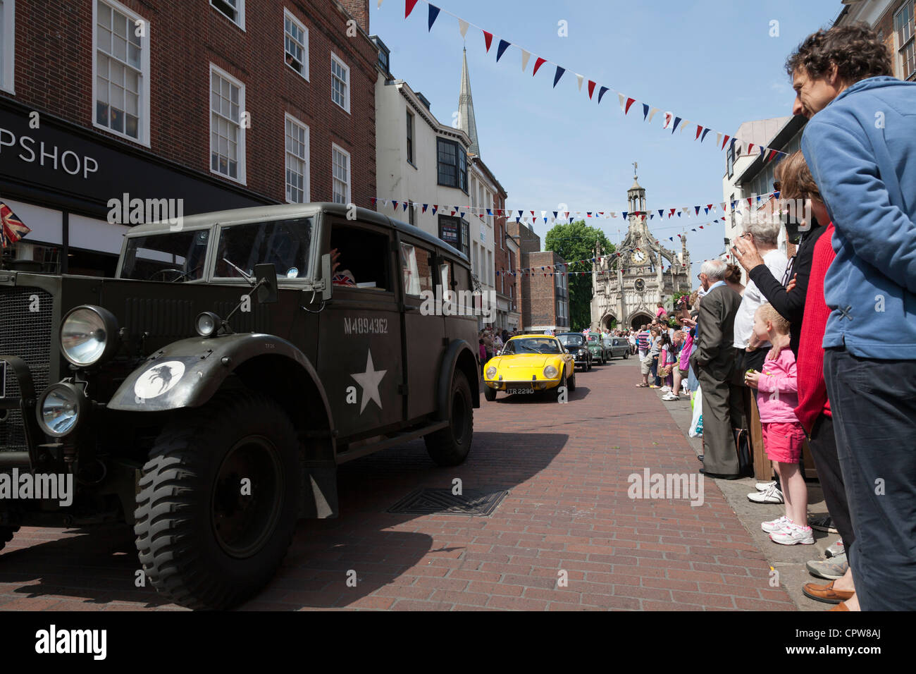 parade of classic vehicles in the diamond jubilee procession in ...