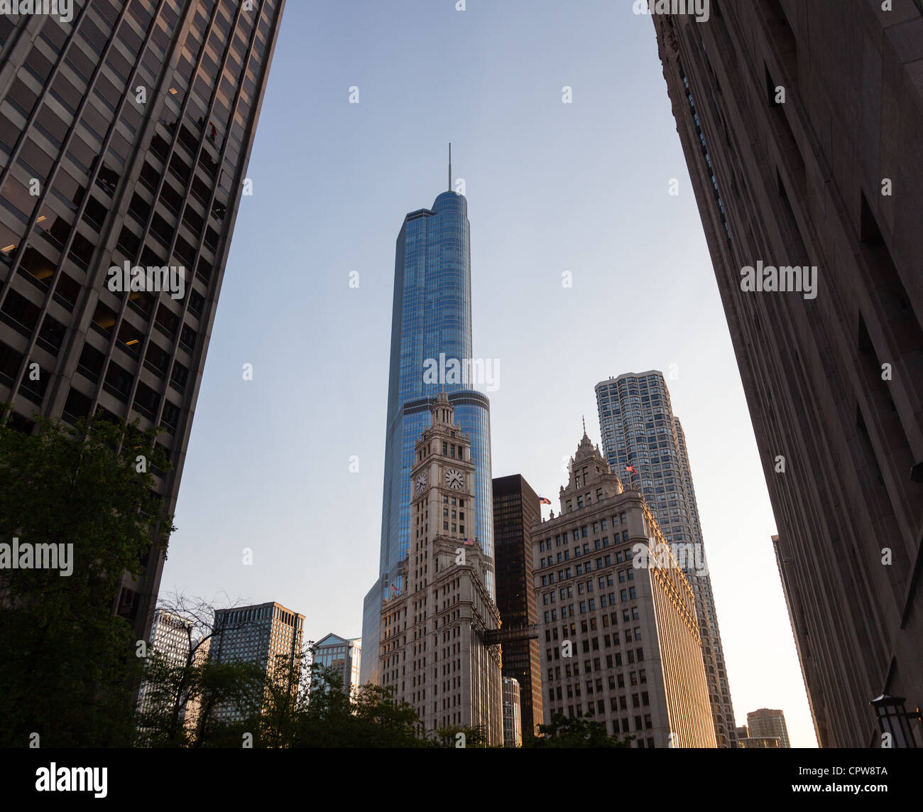 Chicago style windows on building hi-res stock photography and images ...