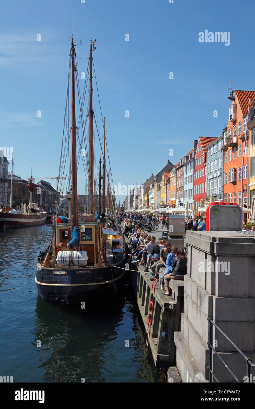Old vessels hi-res stock photography and images - Alamy