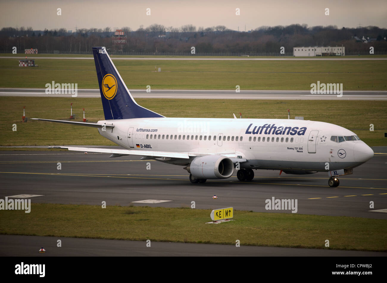 Lufthansa Boeing 737-300 Stock Photo - Alamy