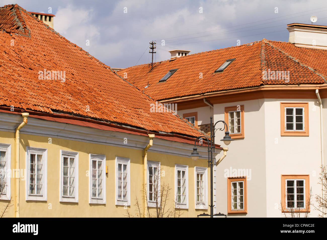 Red tile roof hi-res stock photography and images - Alamy