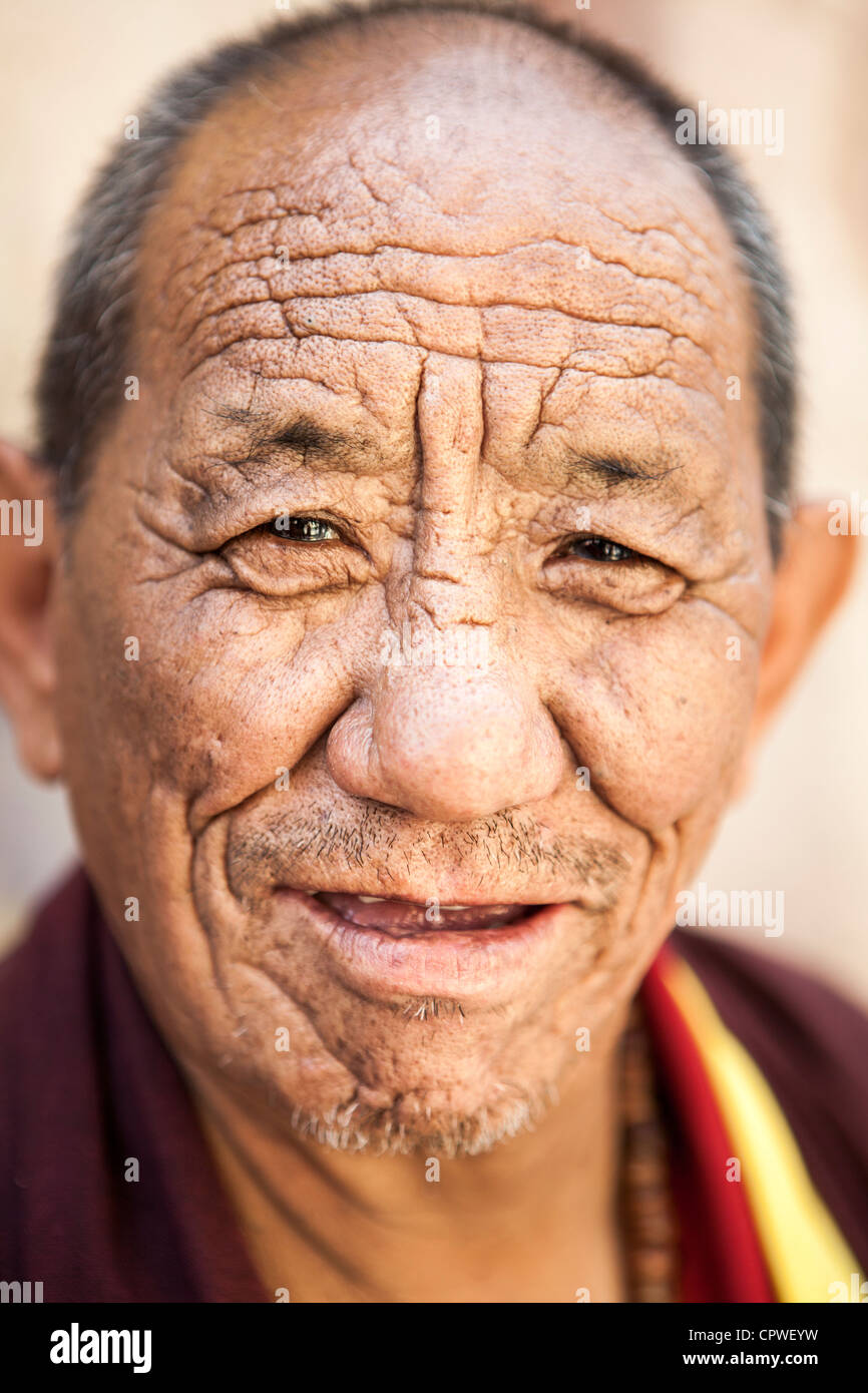 Old man mahabodhi temple hi-res stock photography and images - Alamy