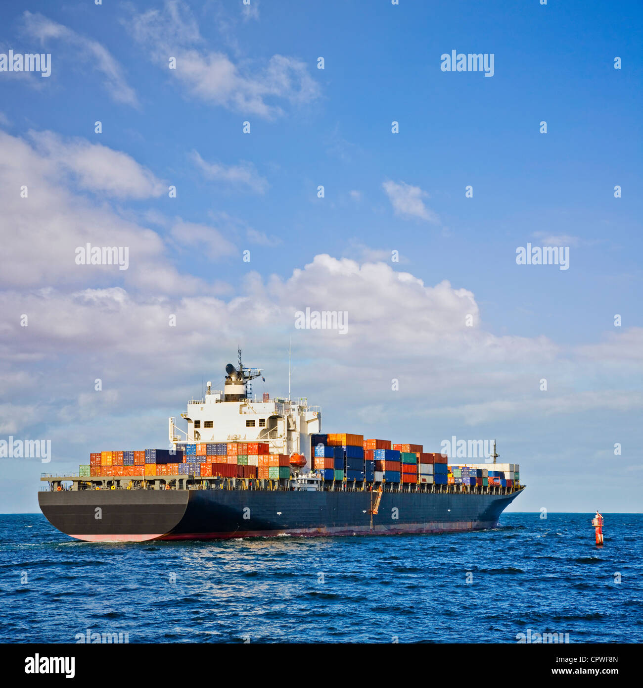 Sea ship with containers hi-res stock photography and images - Alamy
