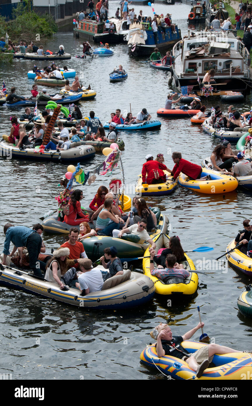 Queen's Jubillegal flotilla floating party, Regent's Canal, East London ...