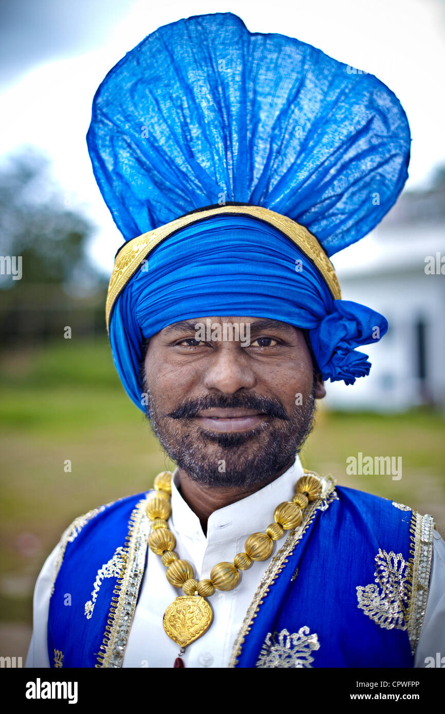 Southeast asia indigenous people hi-res stock photography and images ...