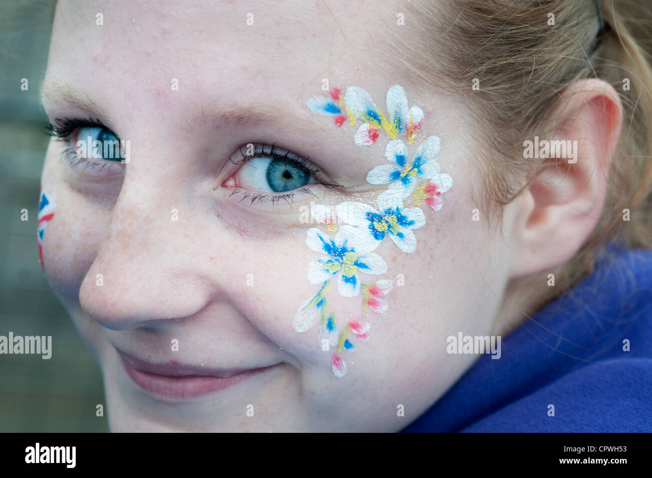 Union jack face paint hi-res stock photography and images - Alamy