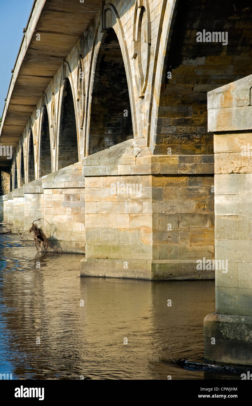 Bridge over the river Tyne at Hexham carrying the A6079 Stock Photo - Alamy