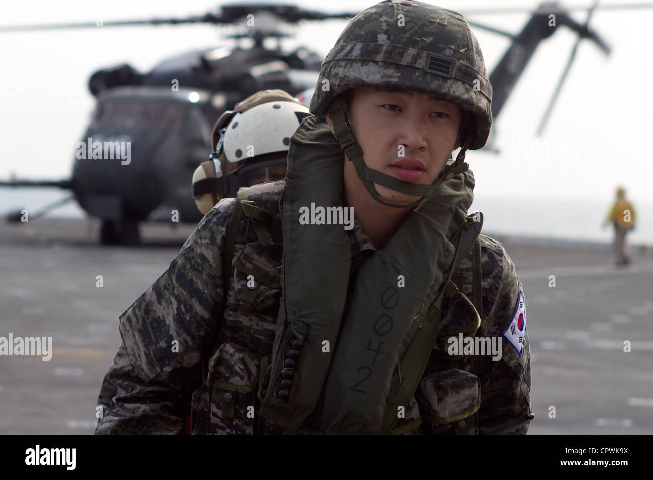Light machine gunner jin young park hi-res stock photography and images ...