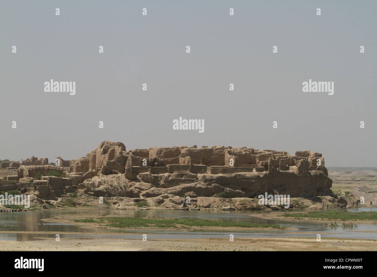 Oef isaf ntm a rsc sw castle ruins helmand river hi-res stock ...