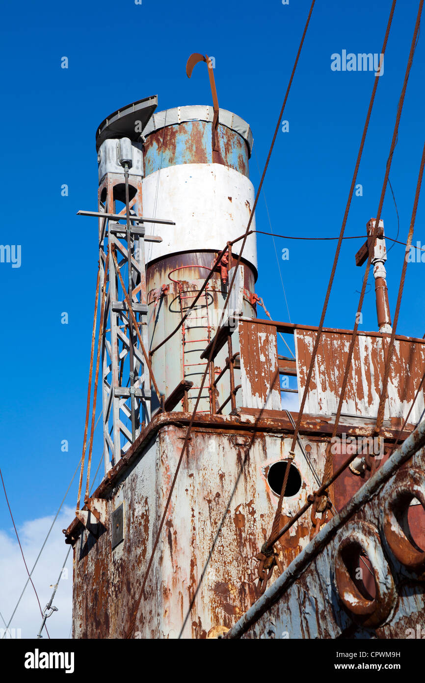 Vessel funnel hi-res stock photography and images - Alamy