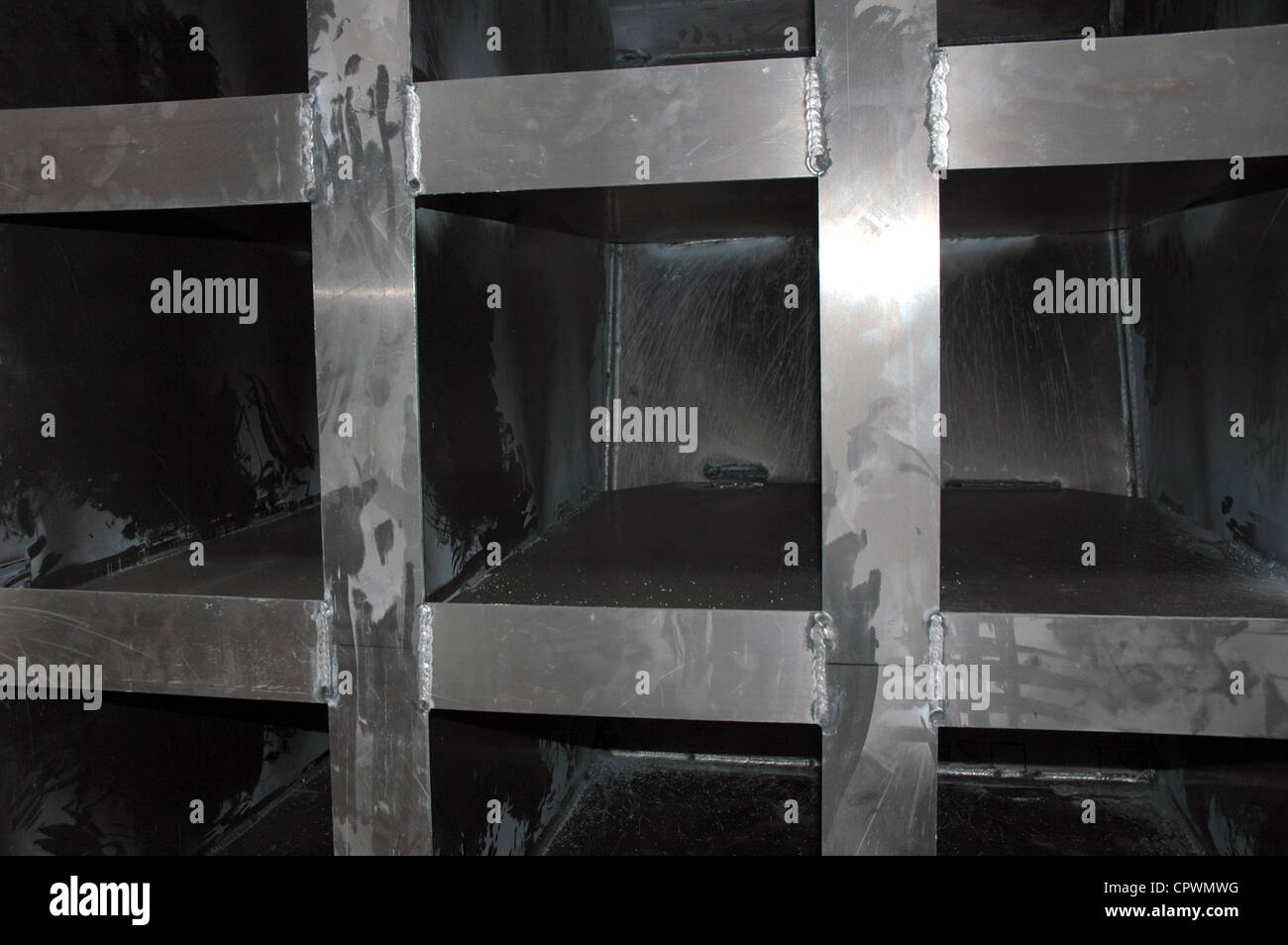 Fuel tank baffles in Alan Priddy's wave-piercing powerboat during ...