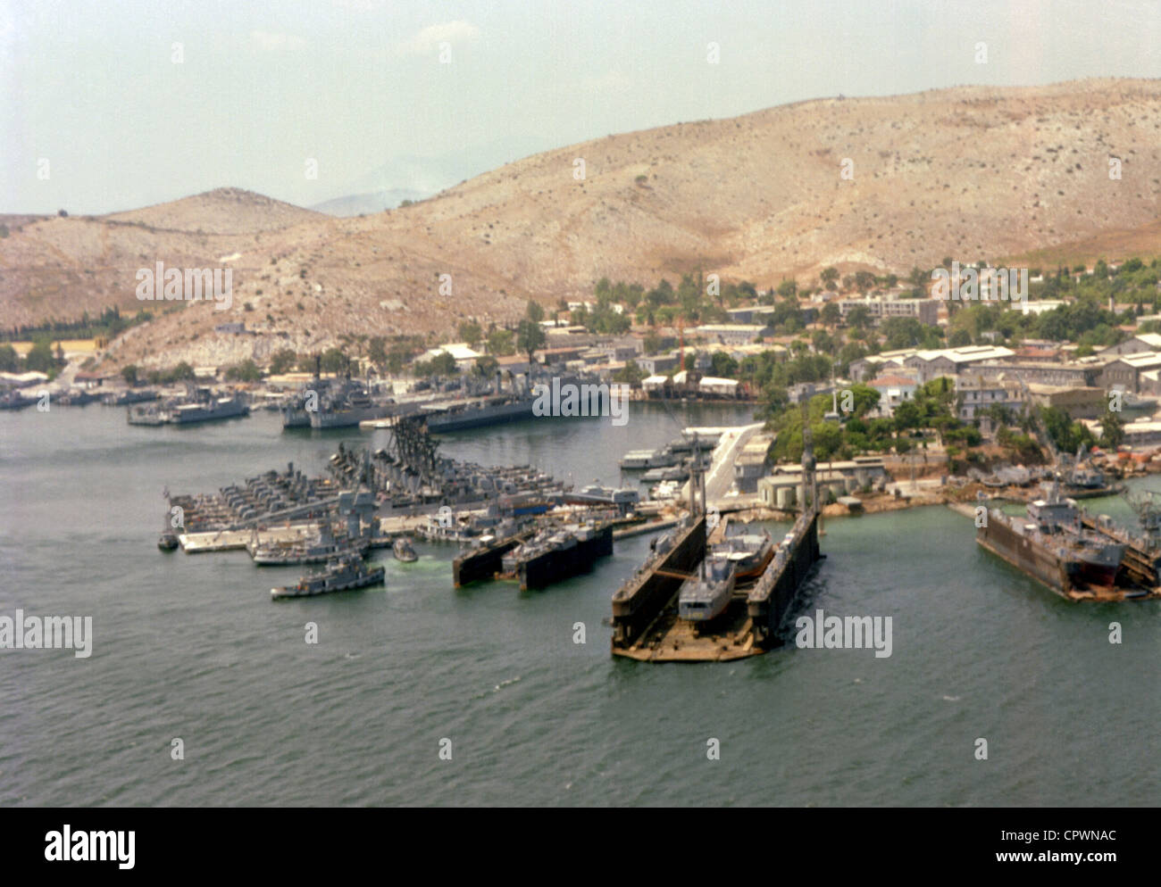 Destroyers for base hi-res stock photography and images - Alamy