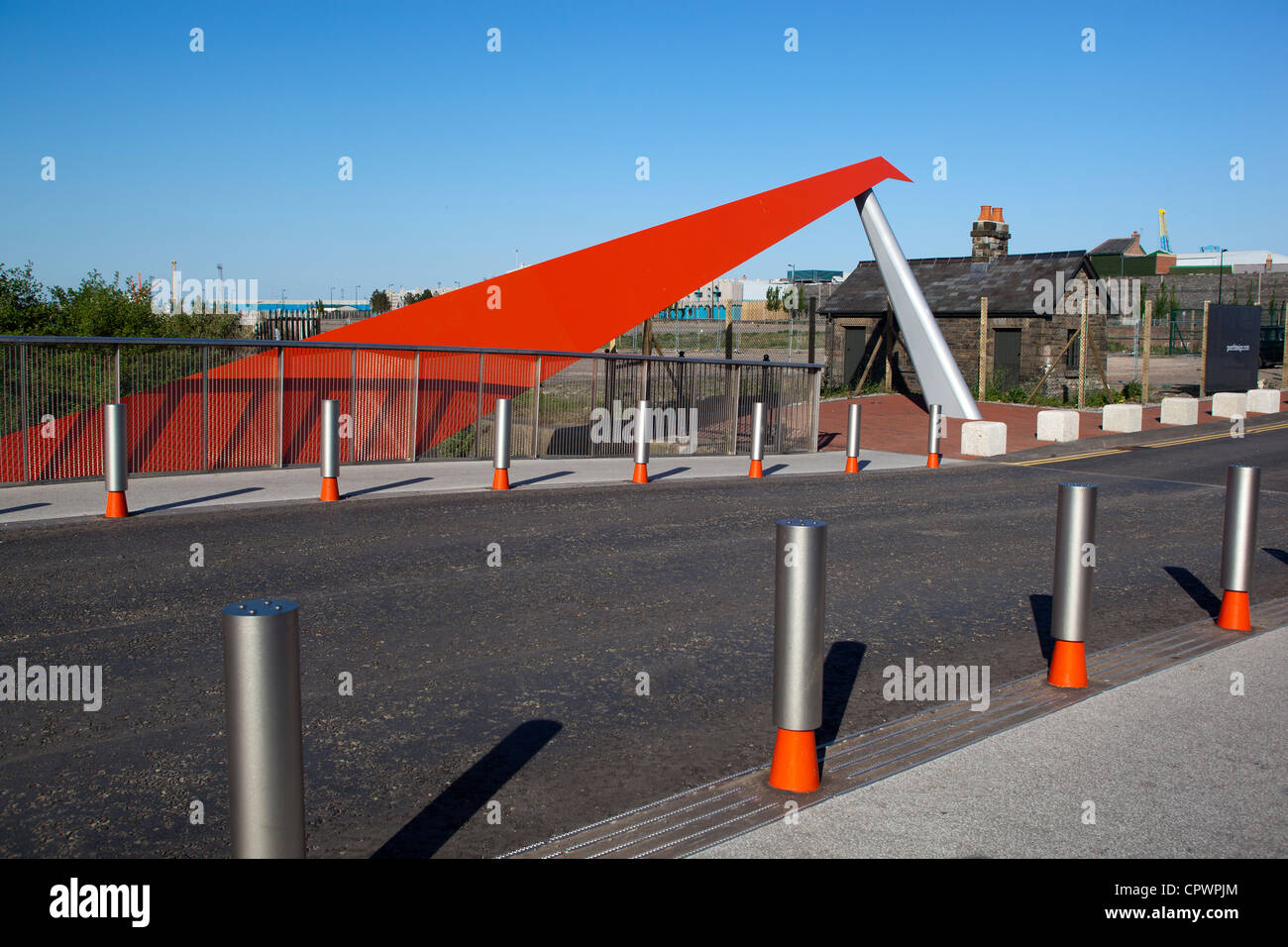 New Bridge At Porth Teigr Cardiff Bay Stock Photo - Alamy