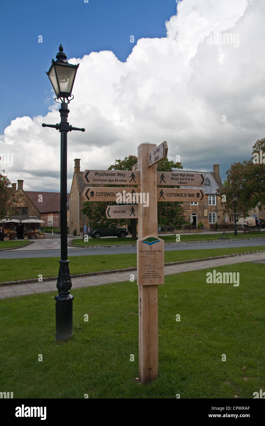 Cotswold way sign hi-res stock photography and images - Alamy
