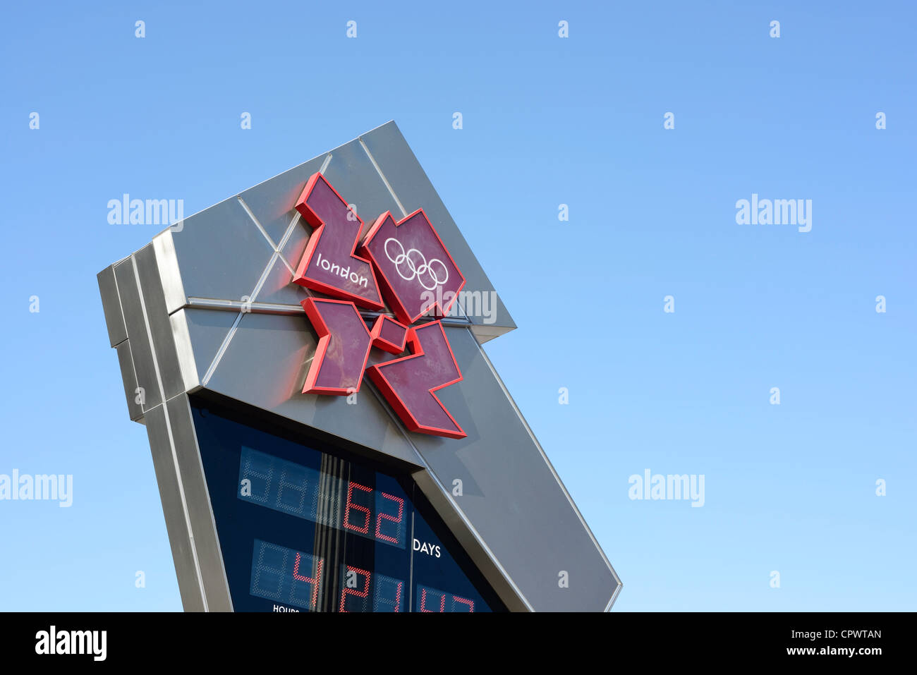 The London 2012 Olympic Games countdown clock in Trafalgar Square ...