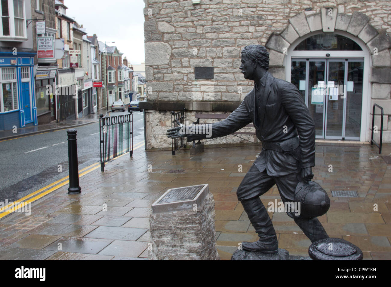Statue of Henry Morton Stanley in the town of Denbigh, Dinbych, in ...