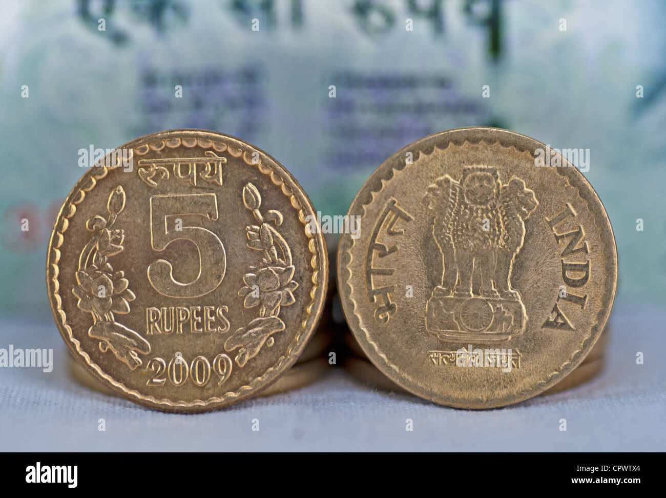 100 rupees note hi-res stock photography and images - Alamy