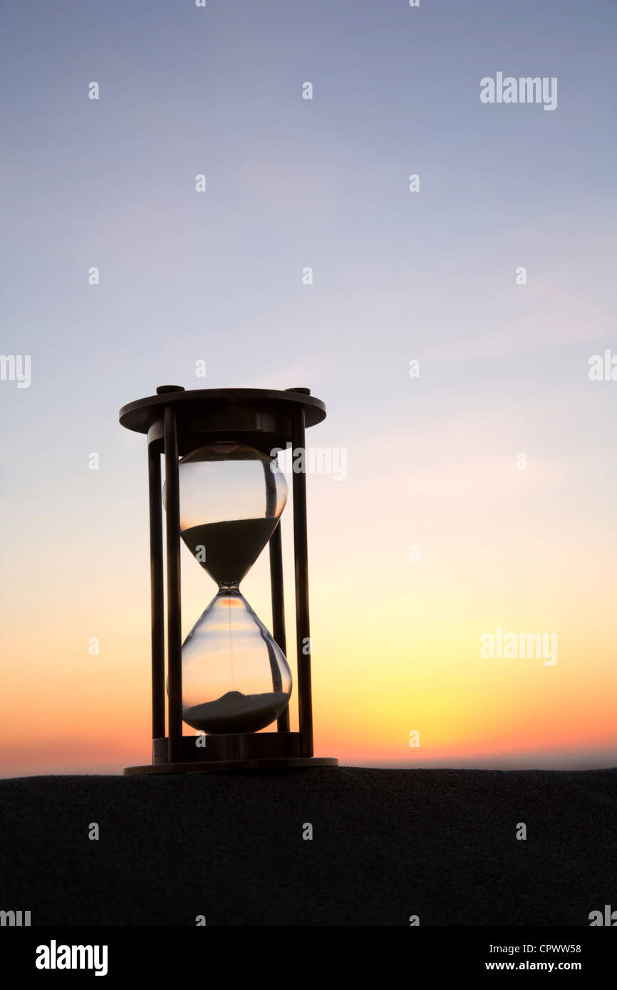 Sand timer running out hi-res stock photography and images - Alamy