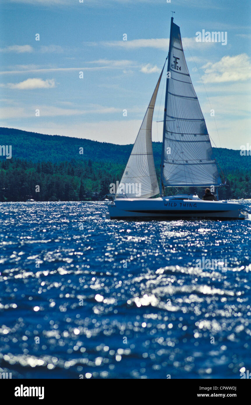 Vacation holiday boating fun on Lake Sunapee waters Stock Photo - Alamy