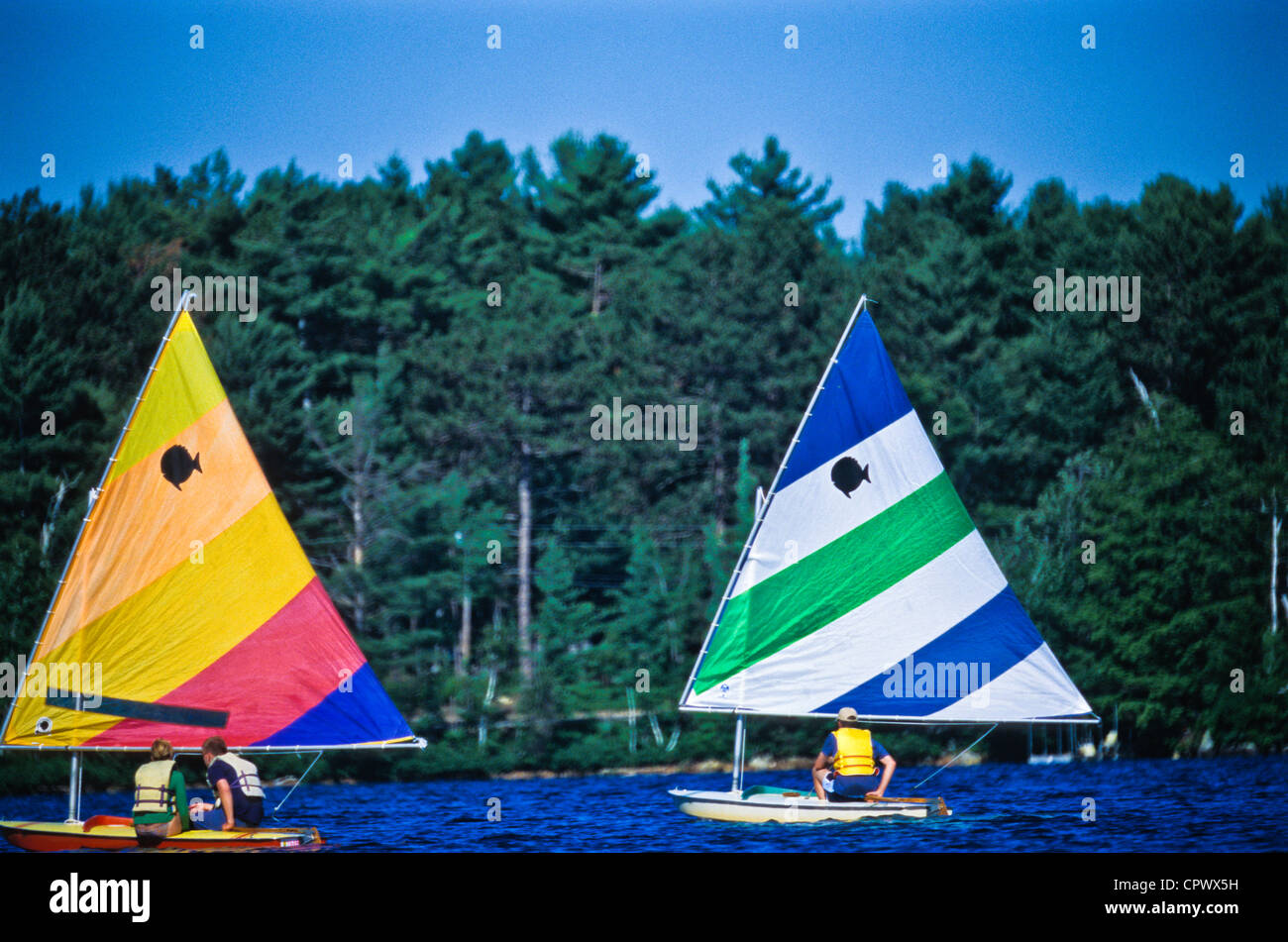 Vacation holiday boating fun on Lake Sunapee waters Stock Photo - Alamy
