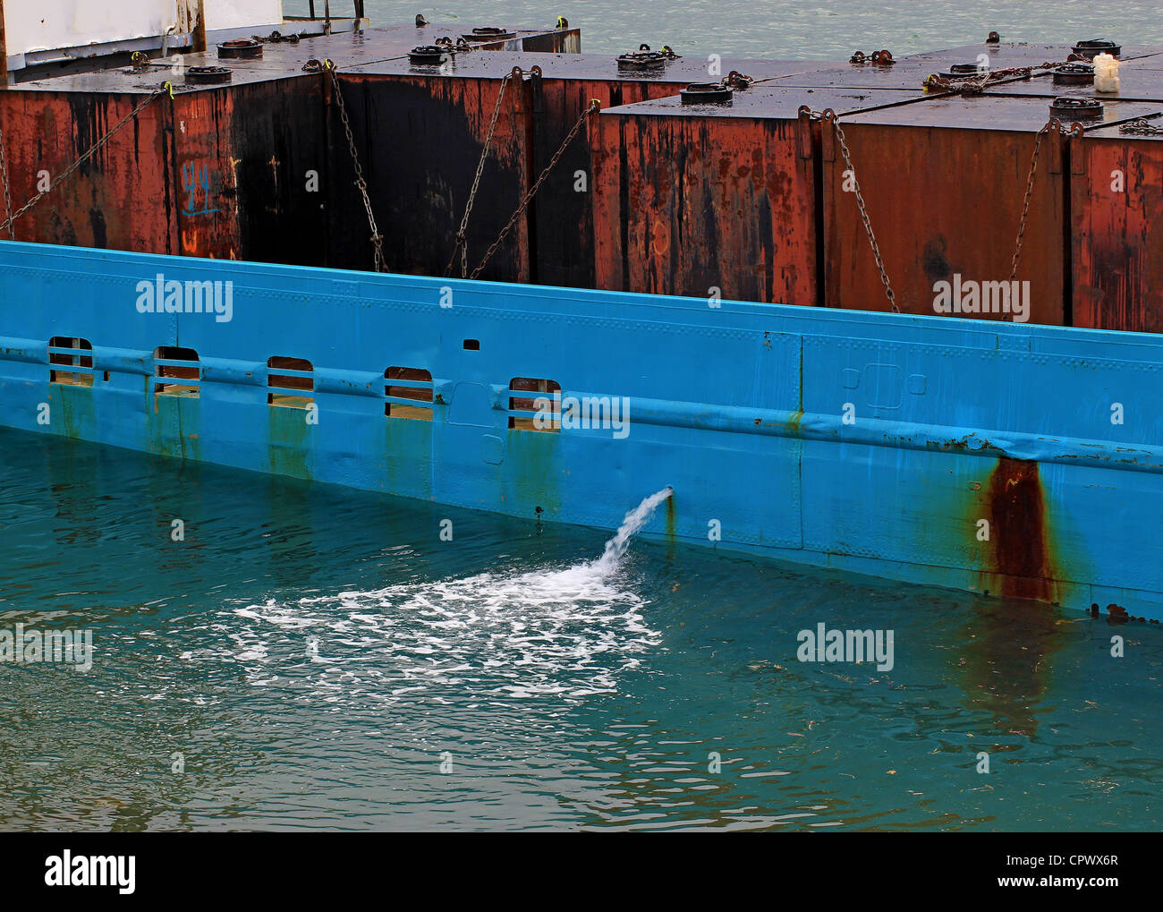 Shipping barge hi-res stock photography and images - Alamy
