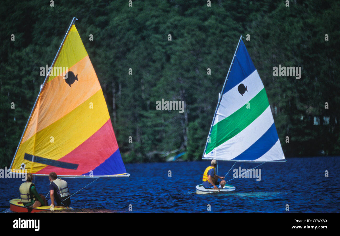 Vacation holiday boating fun on Lake Sunapee waters Stock Photo - Alamy