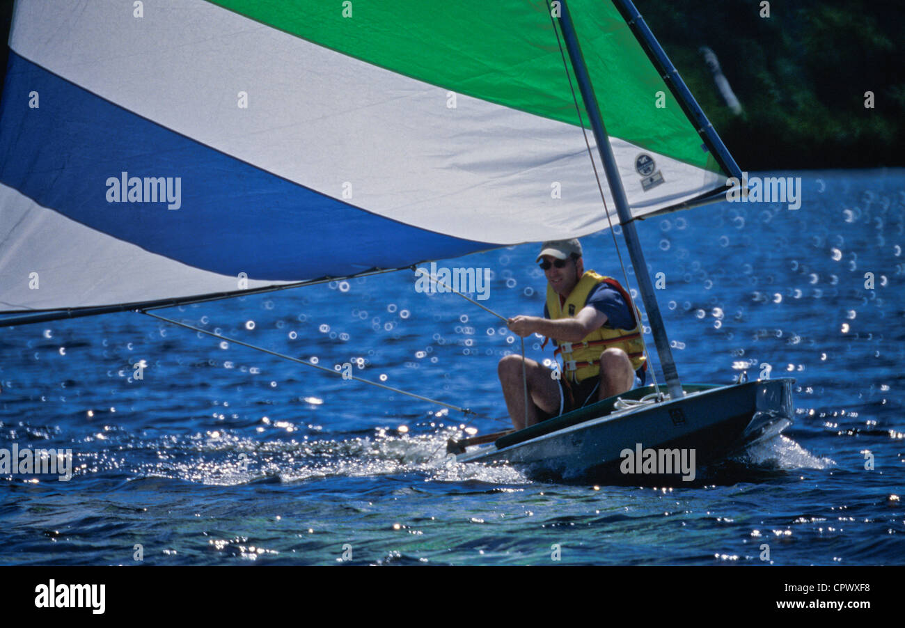 Vacation holiday boating fun on Lake Sunapee waters Stock Photo - Alamy
