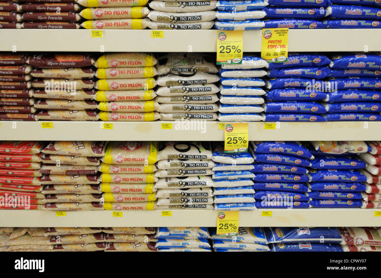 Rice bags store shelves hi-res stock photography and images - Alamy