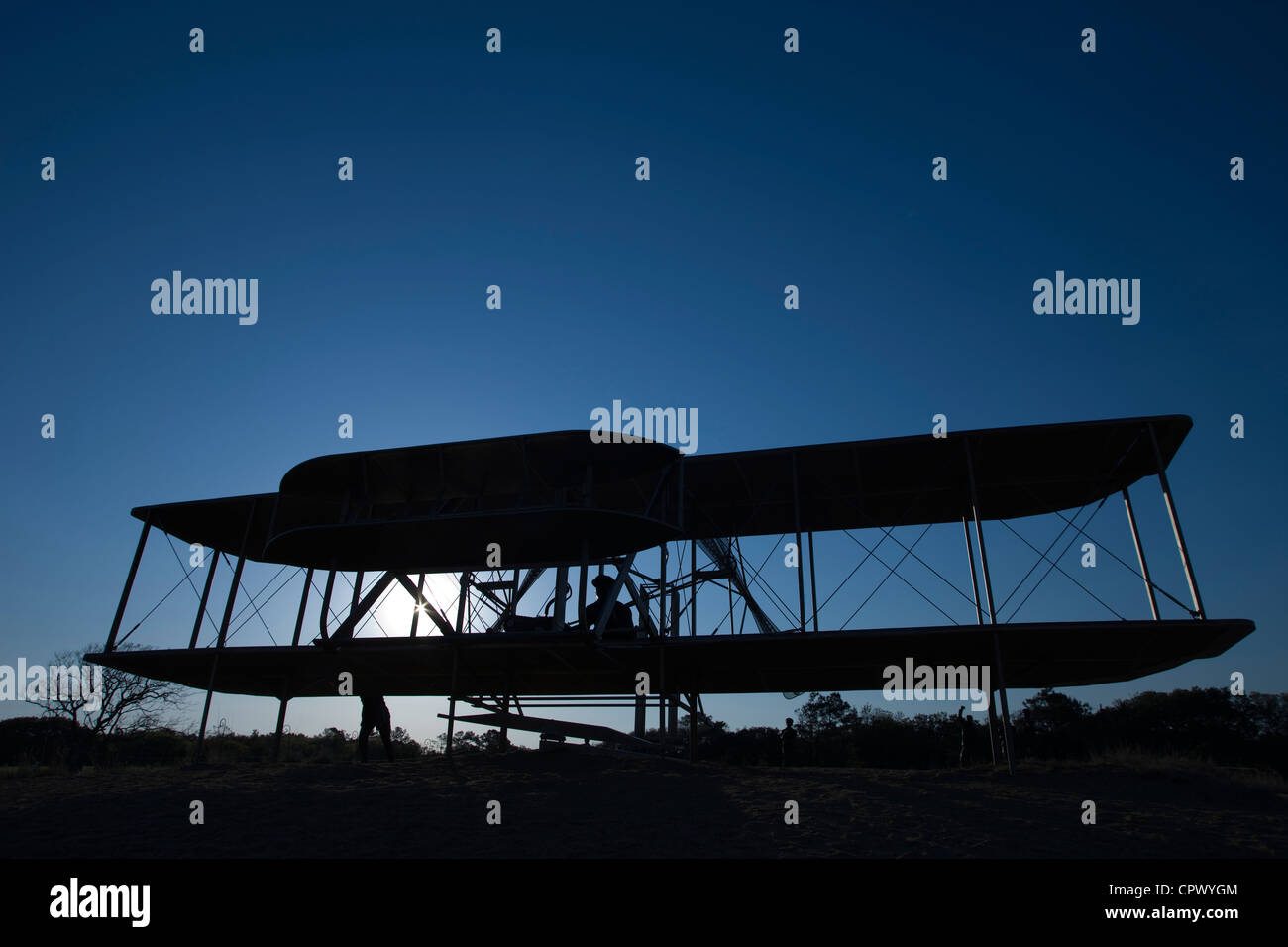 FIRST FLIGHT SCULPTURE (©STEVEN H SMITH 2003) WRIGHT BROTHERS NATIONAL ...