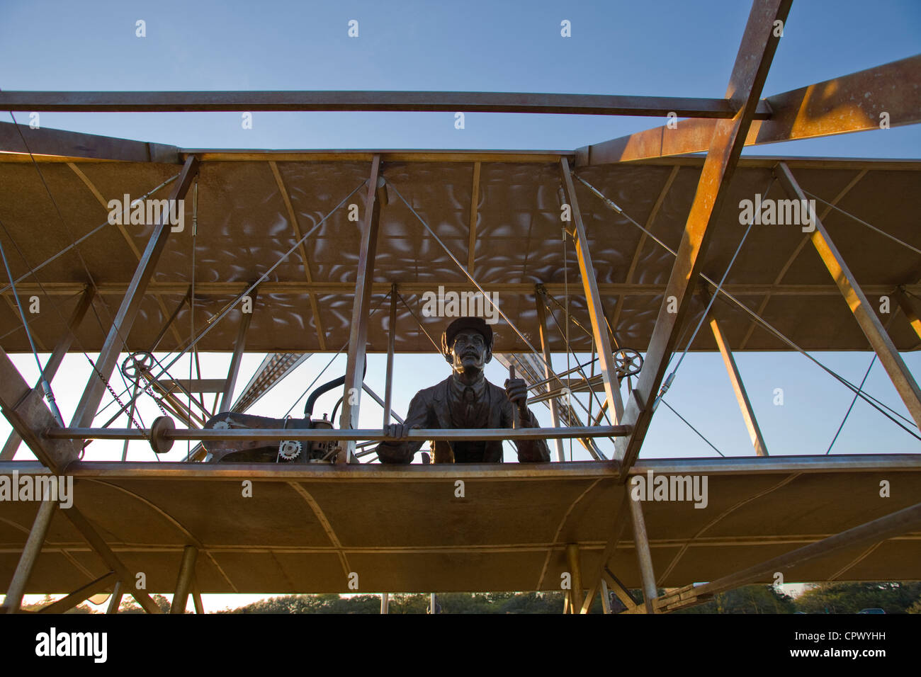 FIRST FLIGHT SCULPTURE (©STEVEN H SMITH 2003) WRIGHT BROTHERS NATIONAL ...