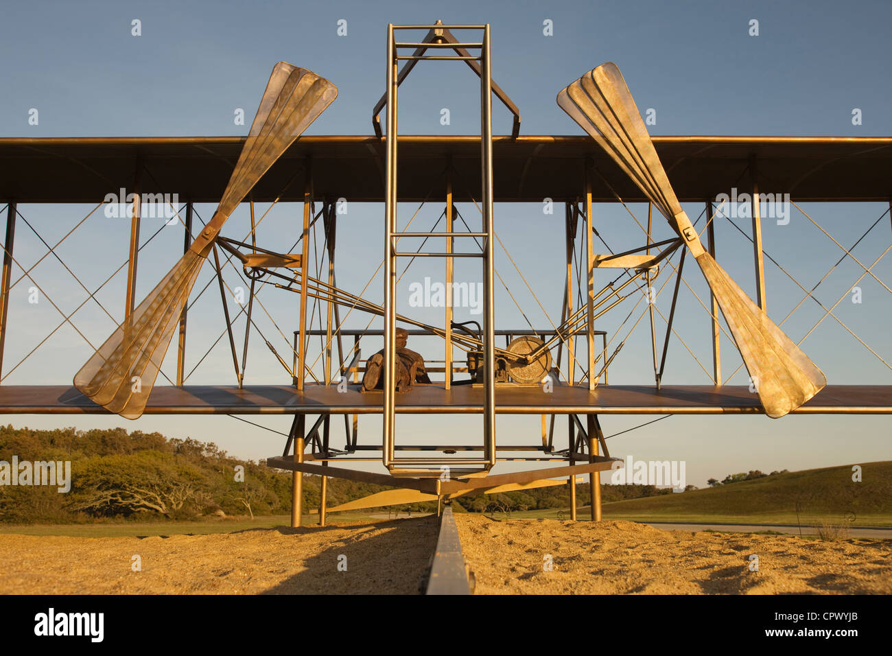 FIRST FLIGHT SCULPTURE (©STEVEN H SMITH 2003) WRIGHT BROTHERS NATIONAL ...