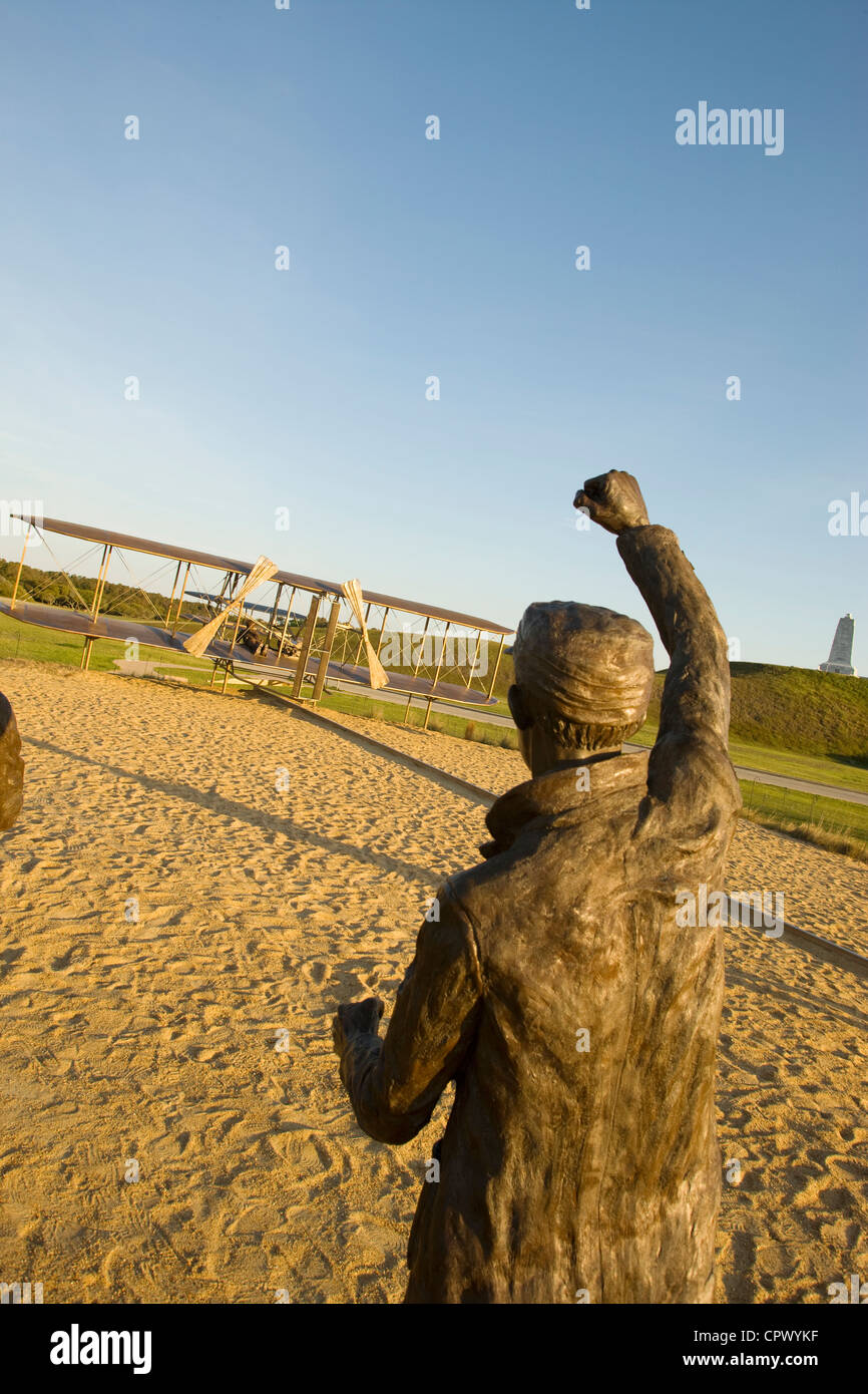 FIRST FLIGHT SCULPTURE (©STEVEN H SMITH 2003) WRIGHT BROTHERS NATIONAL ...