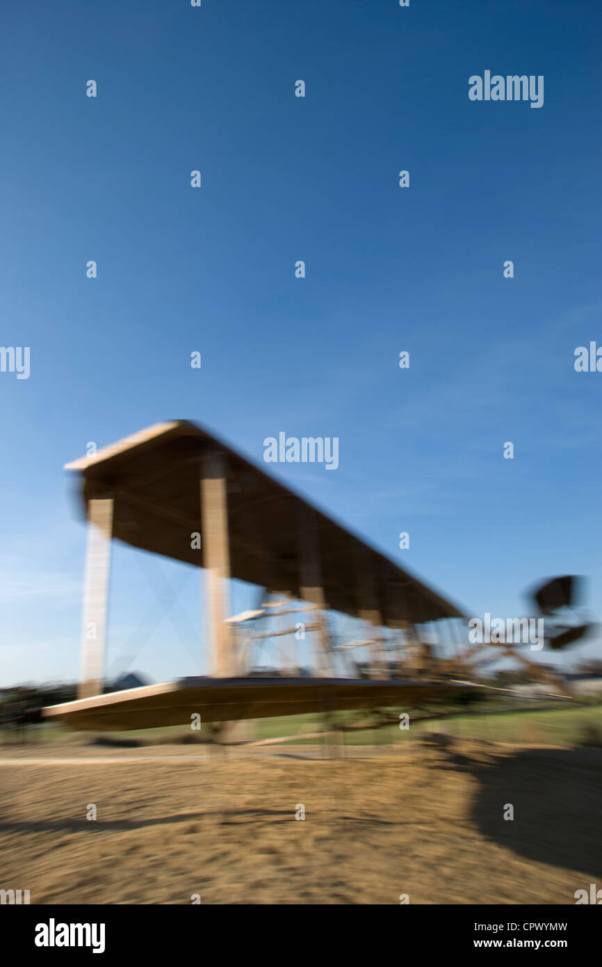 FIRST FLIGHT SCULPTURE (©STEVEN H SMITH 2003) WRIGHT BROTHERS NATIONAL ...