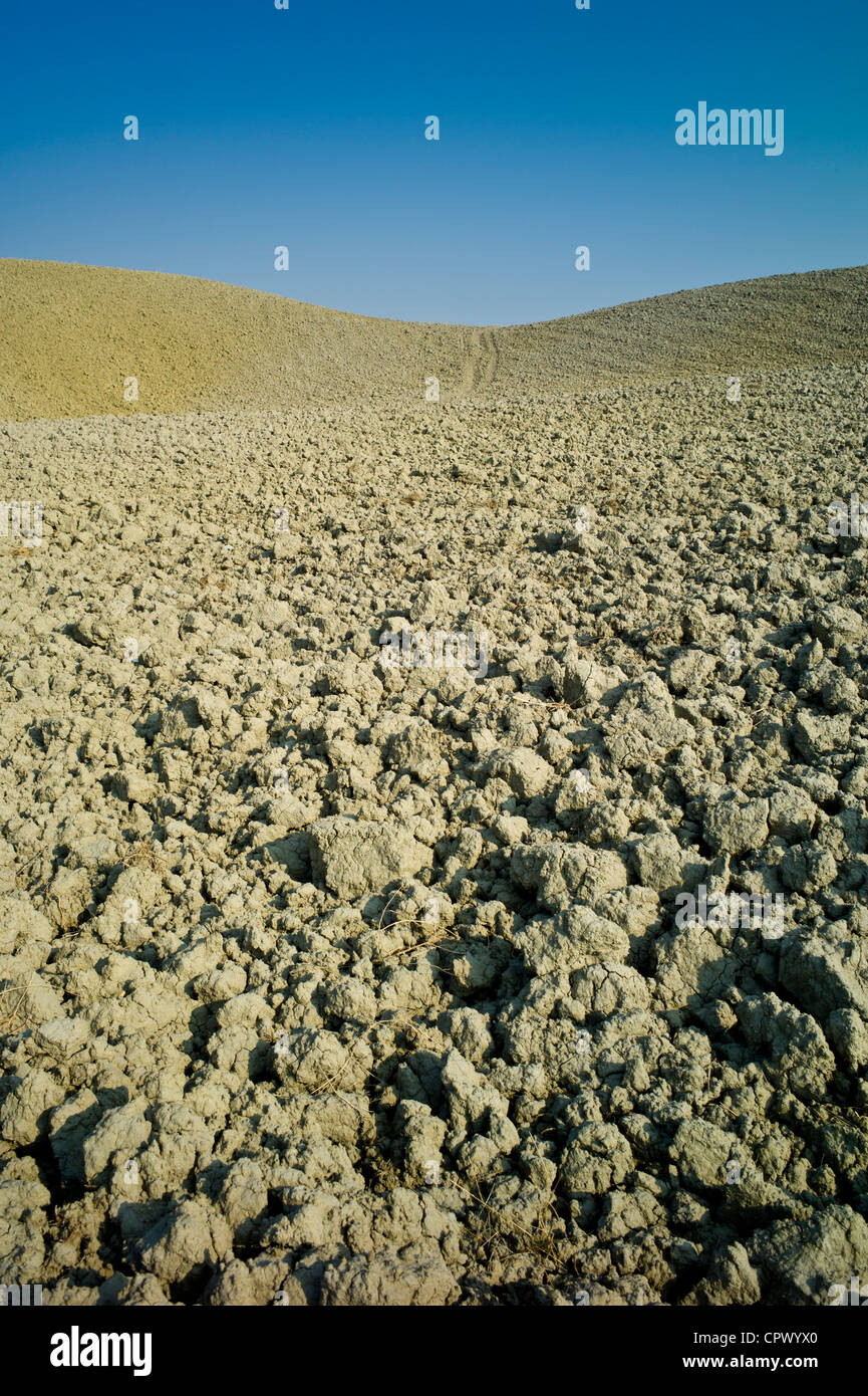 Tuscan parched landscape sun-baked soil in Val D'Orcia, Tuscany, Italy ...
