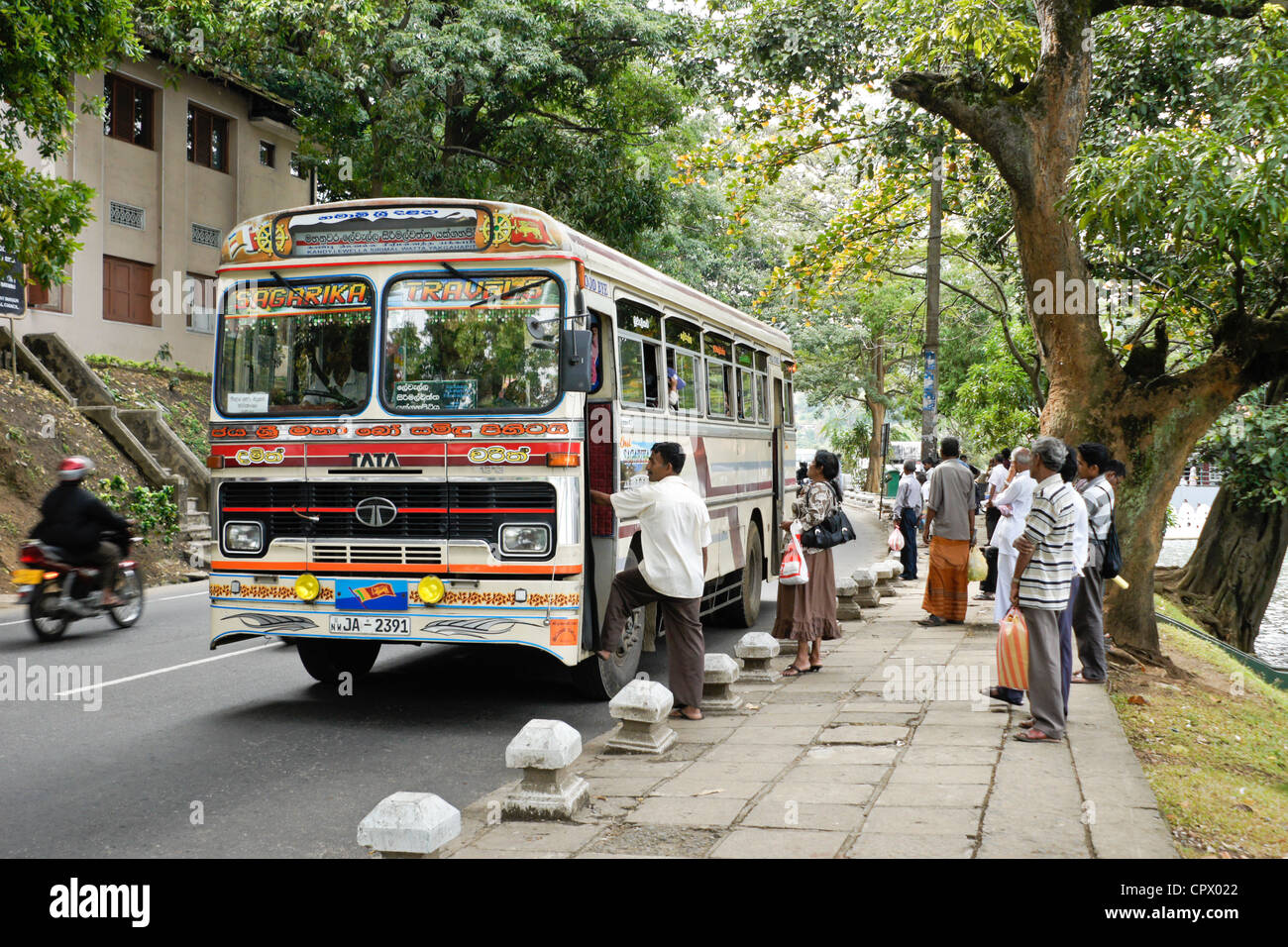Sri lankan bus hi-res stock photography and images - Alamy