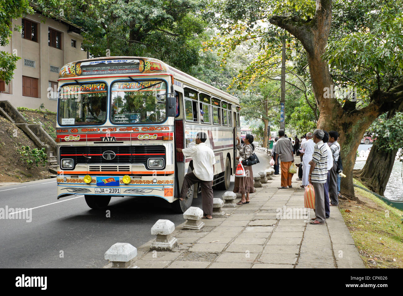 Public bus and passengers, Kandy, Sri Lanka Stock Photo - Alamy