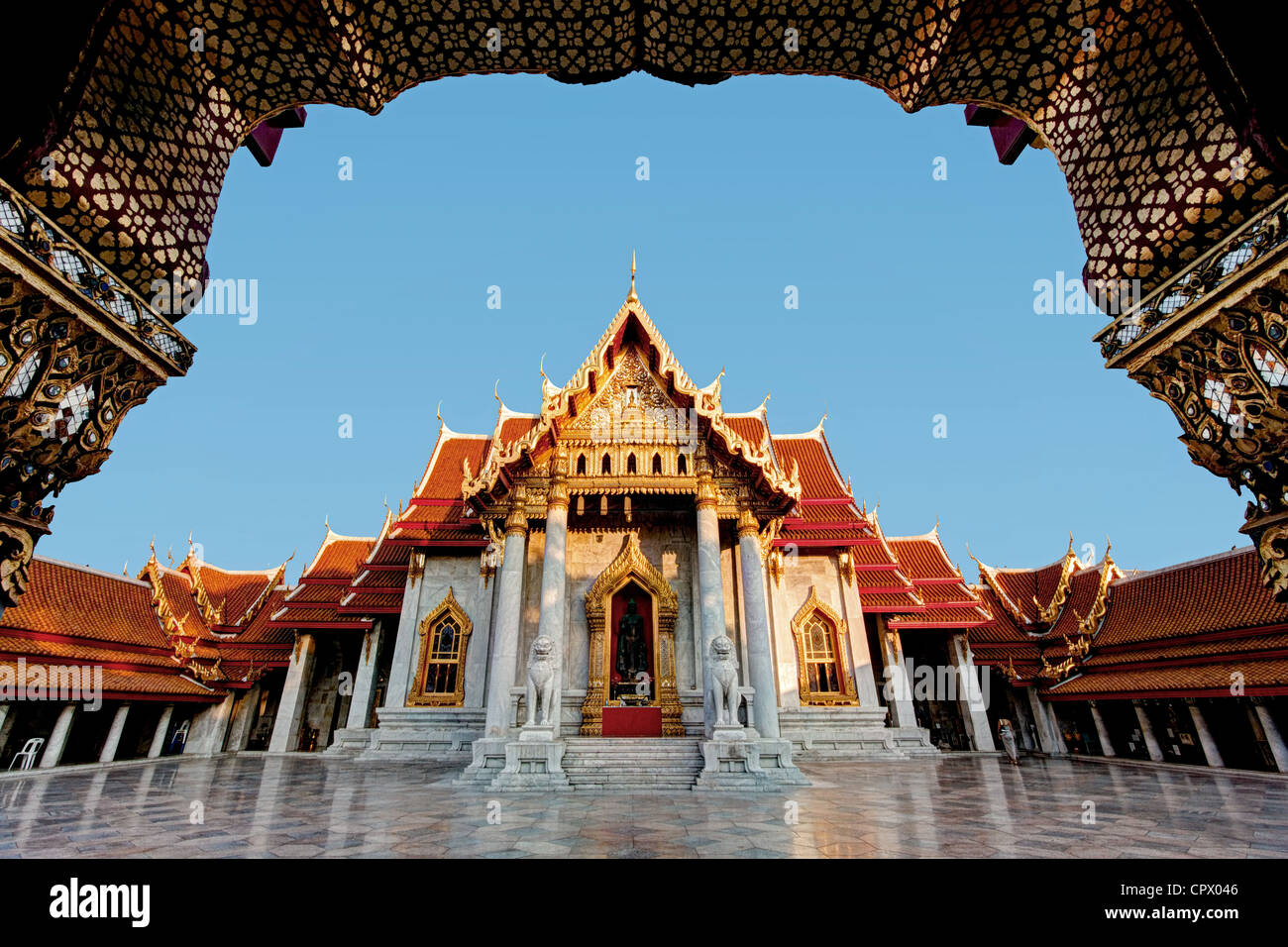 The Marble Temple | Wat Benchamabophit | Bangkok Stock Photo - Alamy