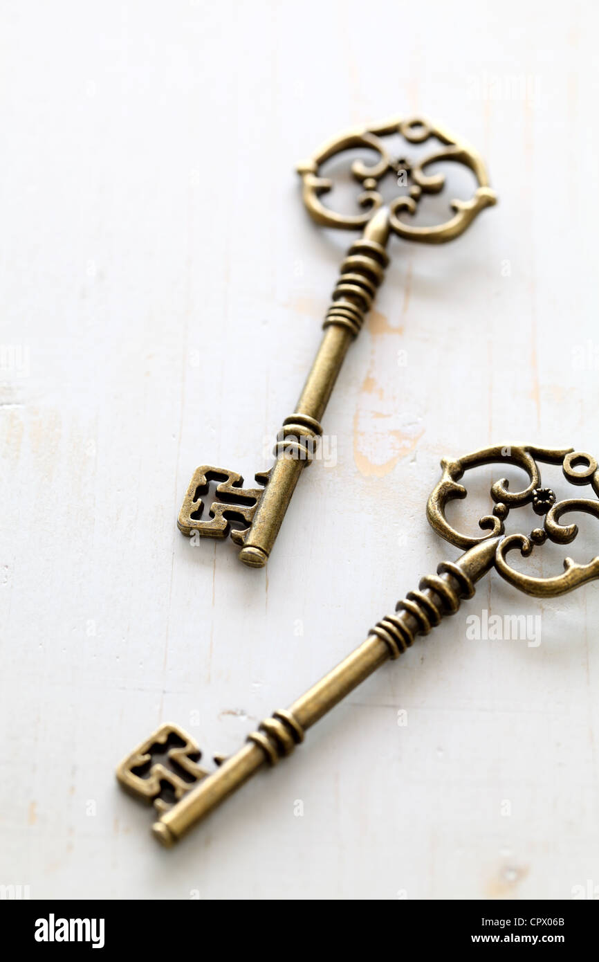 Brass table hi-res stock photography and images - Alamy