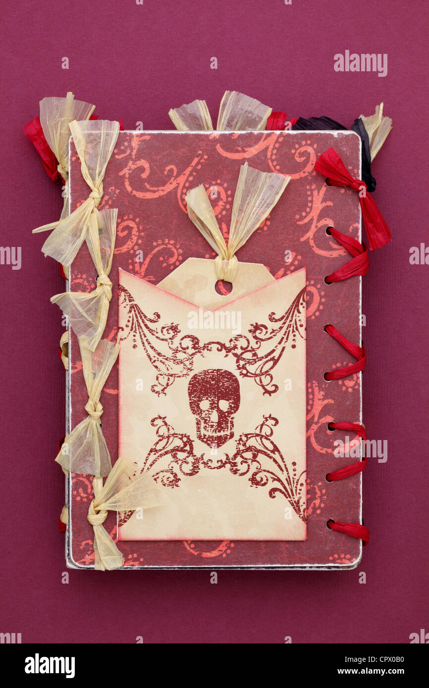 String bow book cover hi-res stock photography and images - Alamy