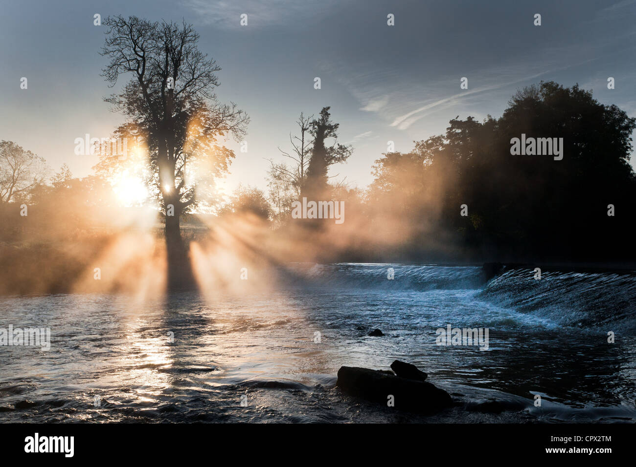 Fog ireland hi-res stock photography and images - Alamy