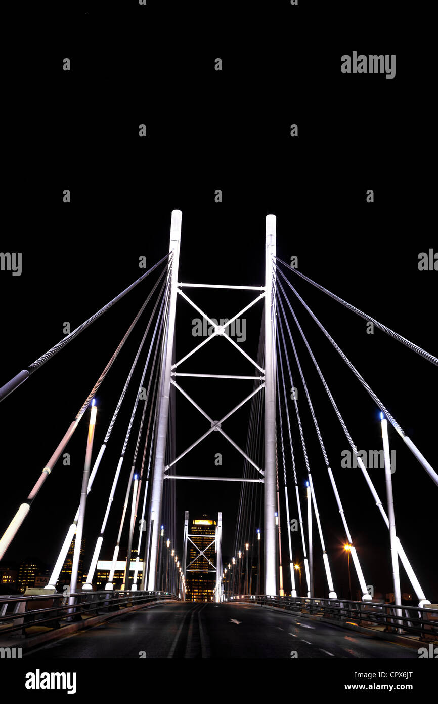 Night time with street lights hi-res stock photography and images - Alamy
