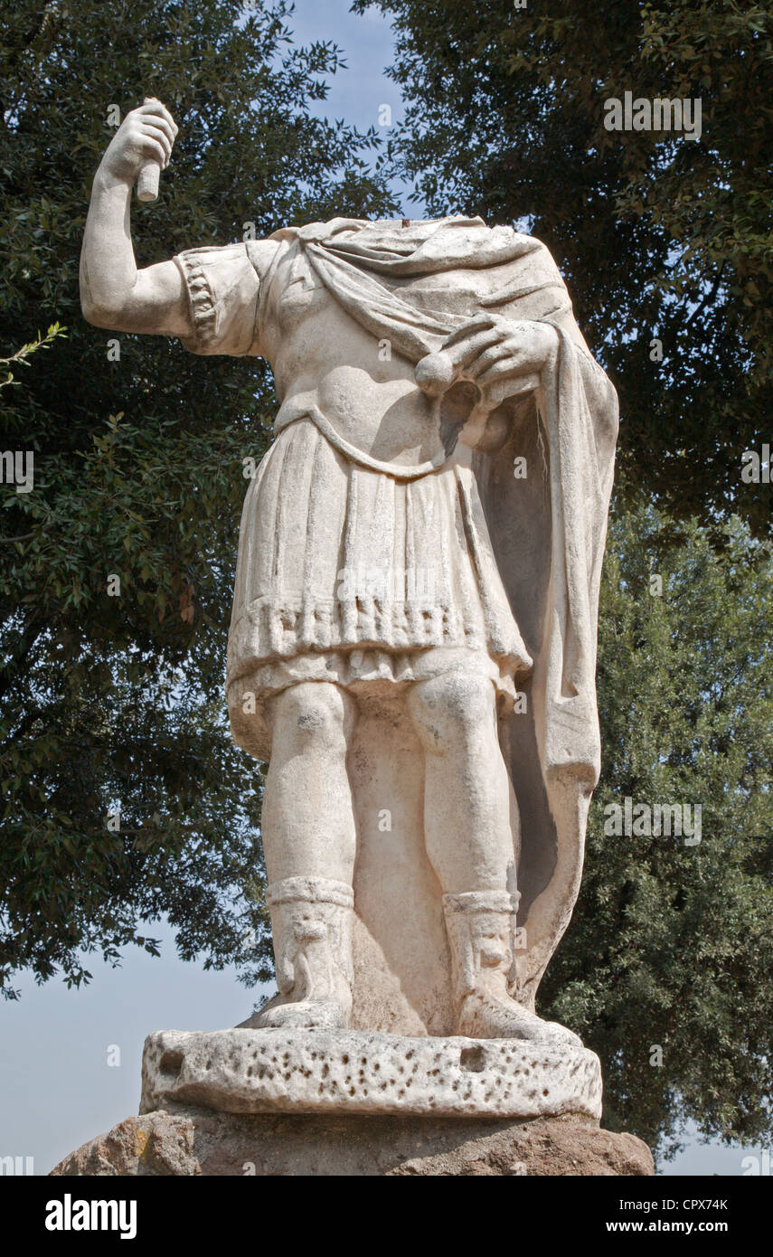 Rome - emperor statue from Palatine hill Stock Photo - Alamy