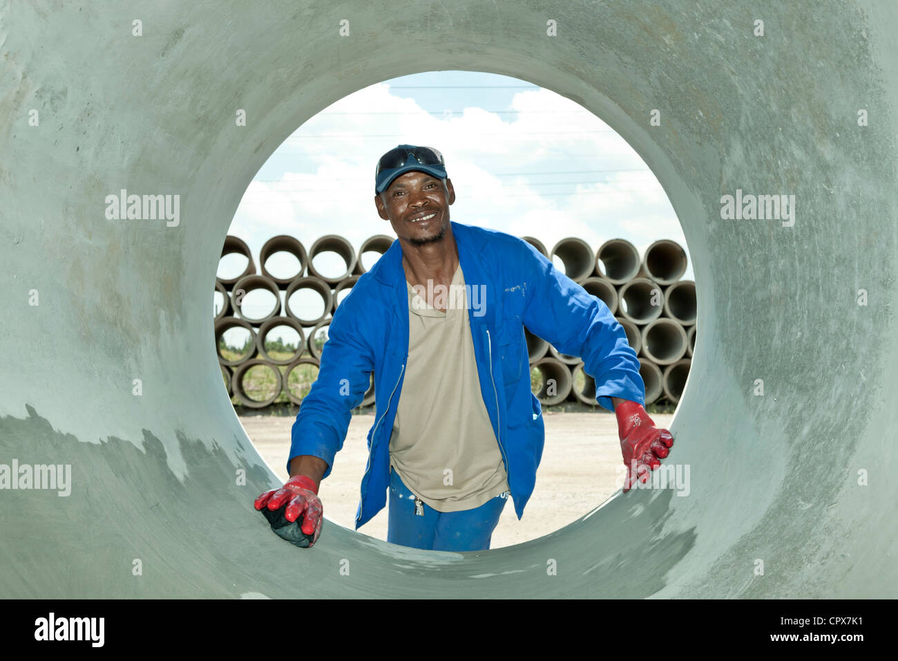 Black construction worker hi-res stock photography and images - Alamy