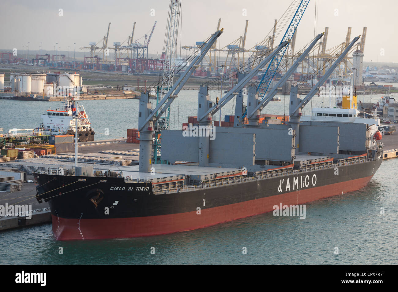Dry dock tokyo hi-res stock photography and images - Alamy
