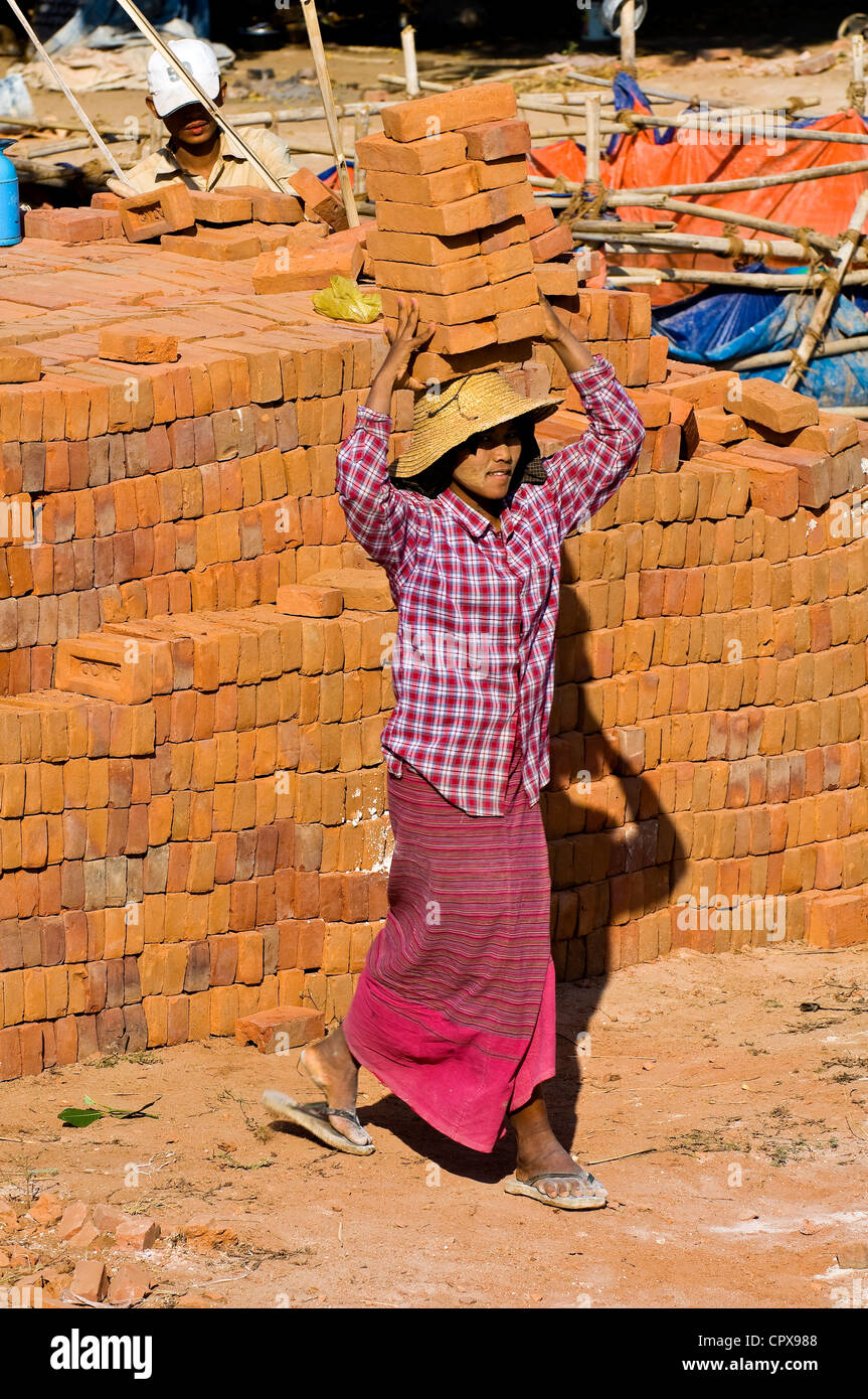 Bagan restoration hi-res stock photography and images - Alamy
