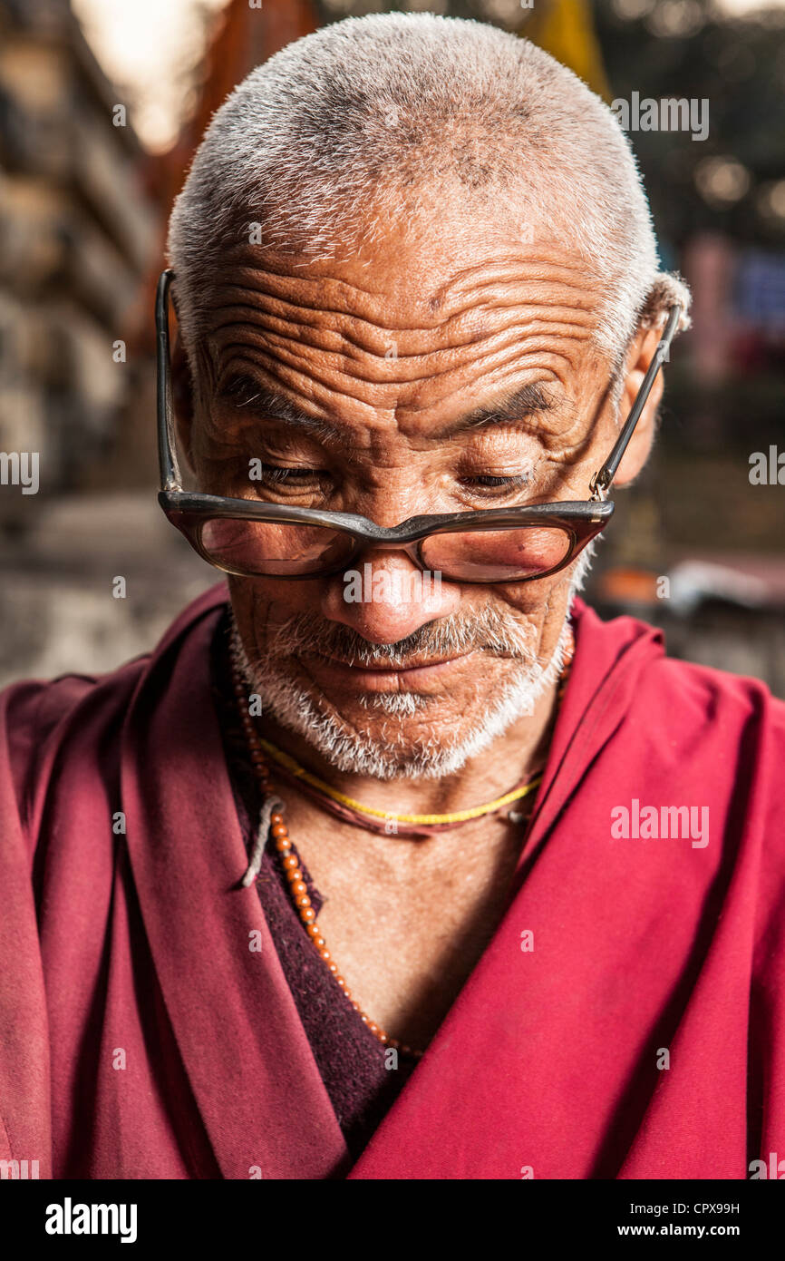 Old man mahabodhi temple hi-res stock photography and images - Alamy