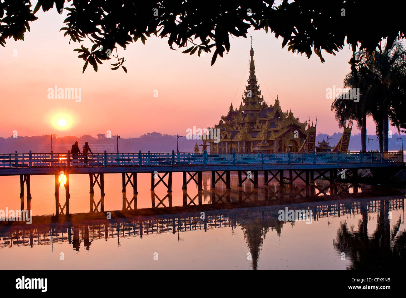 Myanmar (Burma), Mandalay Division, Mandalay, lake Kan daw Gwi, restaurant pagoda Pyi Gimom ...