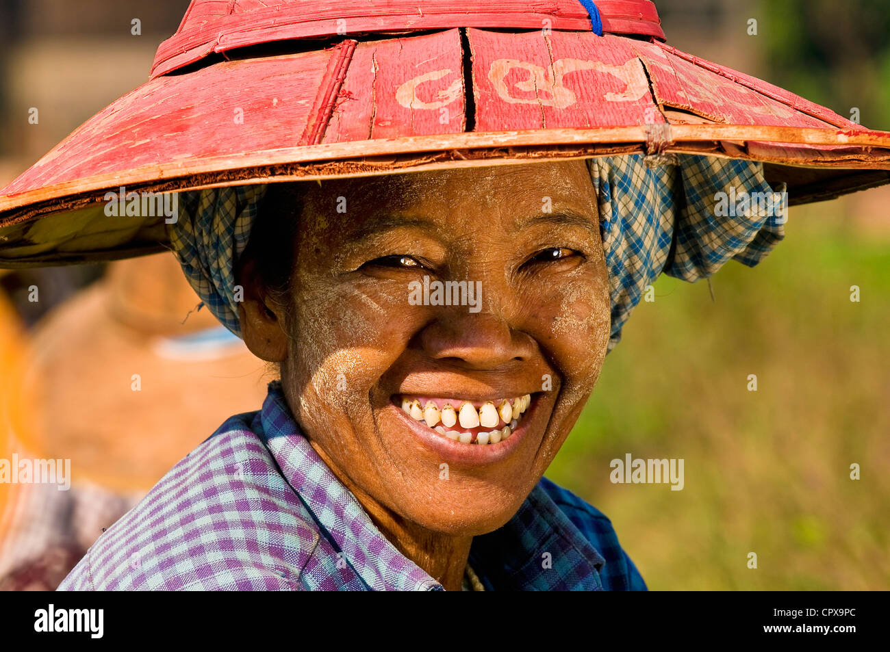 Myanmar (Burma), Mandalay Division, village Shan Lay Kyun, Daw Theim ...